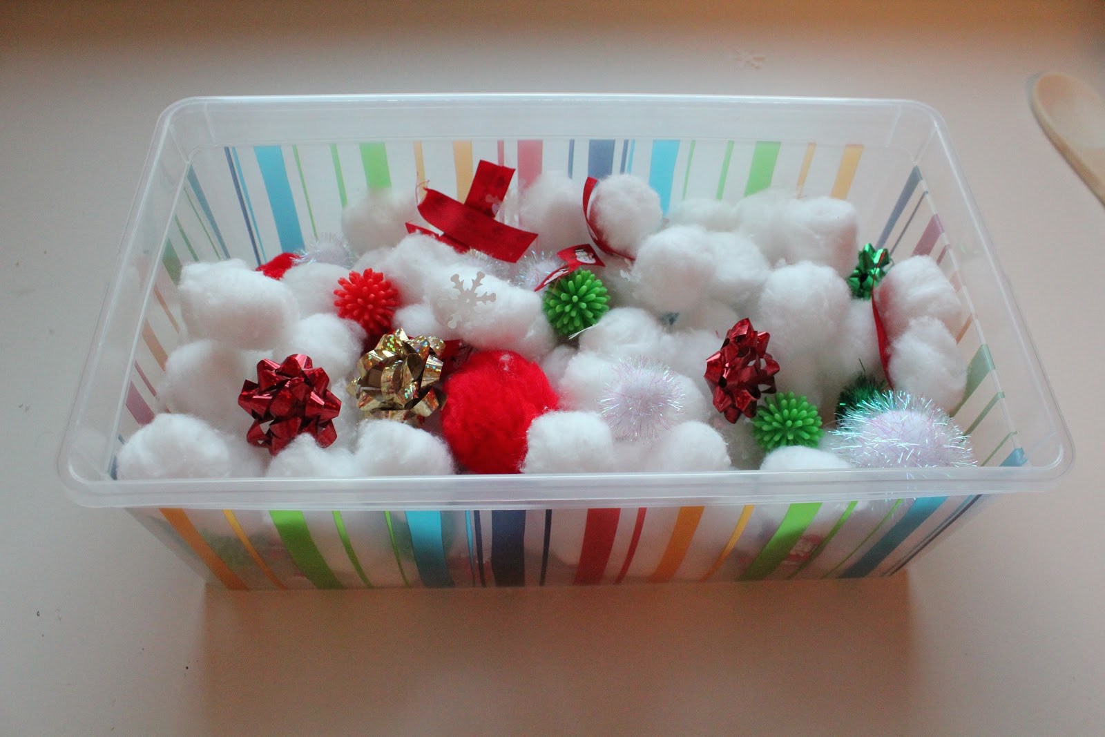 10 Best Winter Sensory Bins - It's a Chaotic Life