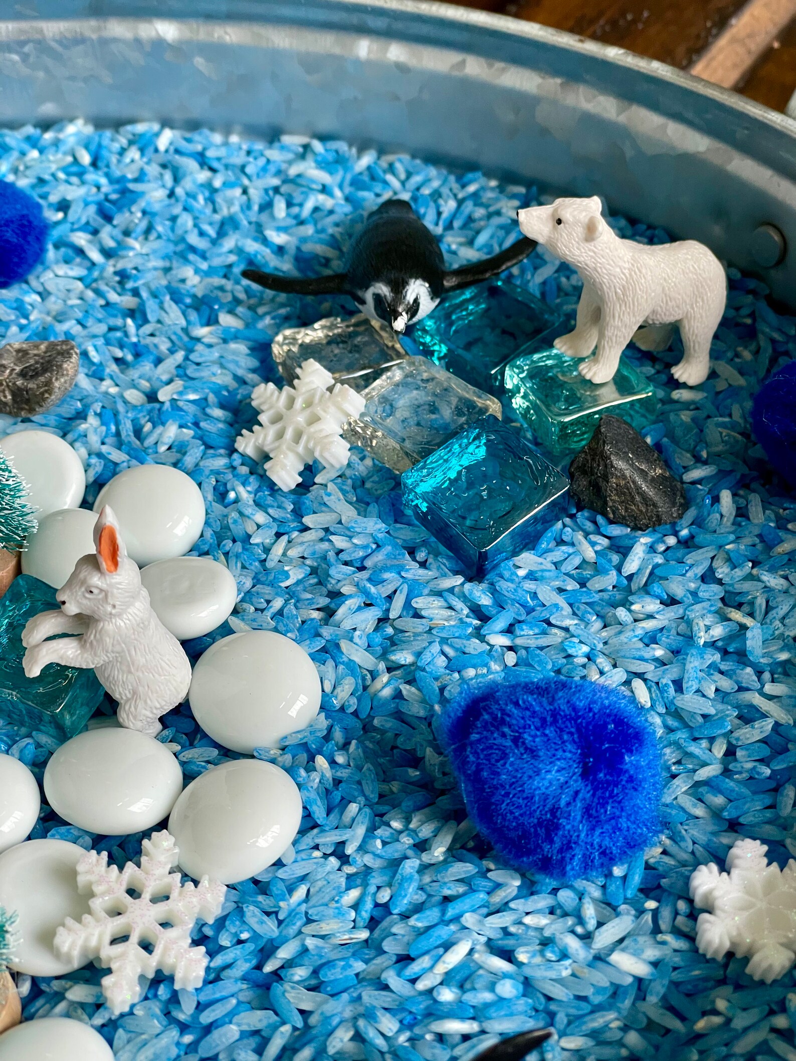 10 Best Winter Sensory Bins - It's a Chaotic Life